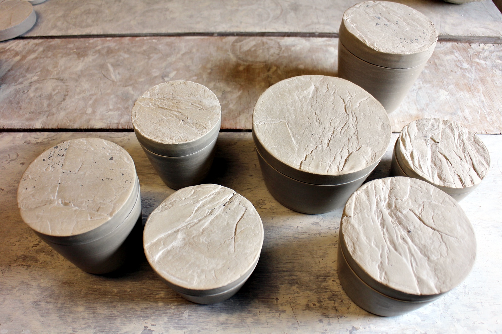 Steinige Zeiten - Strukturen in Ton